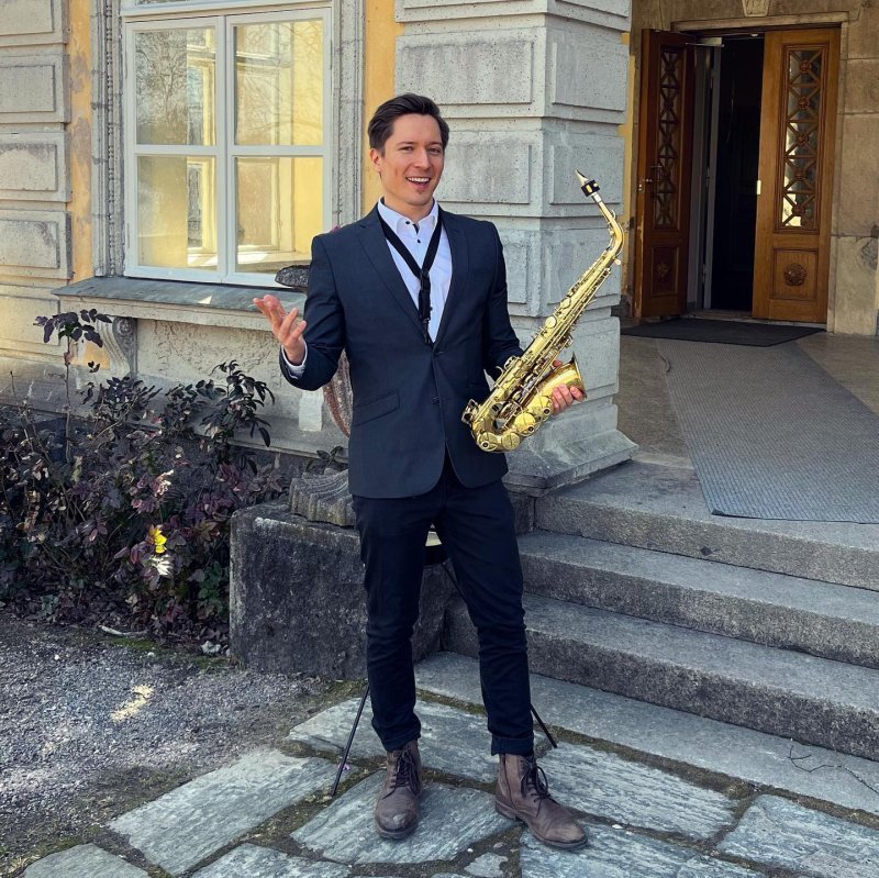 Yhteystiedot - Saksofonisti Kristian Lakari